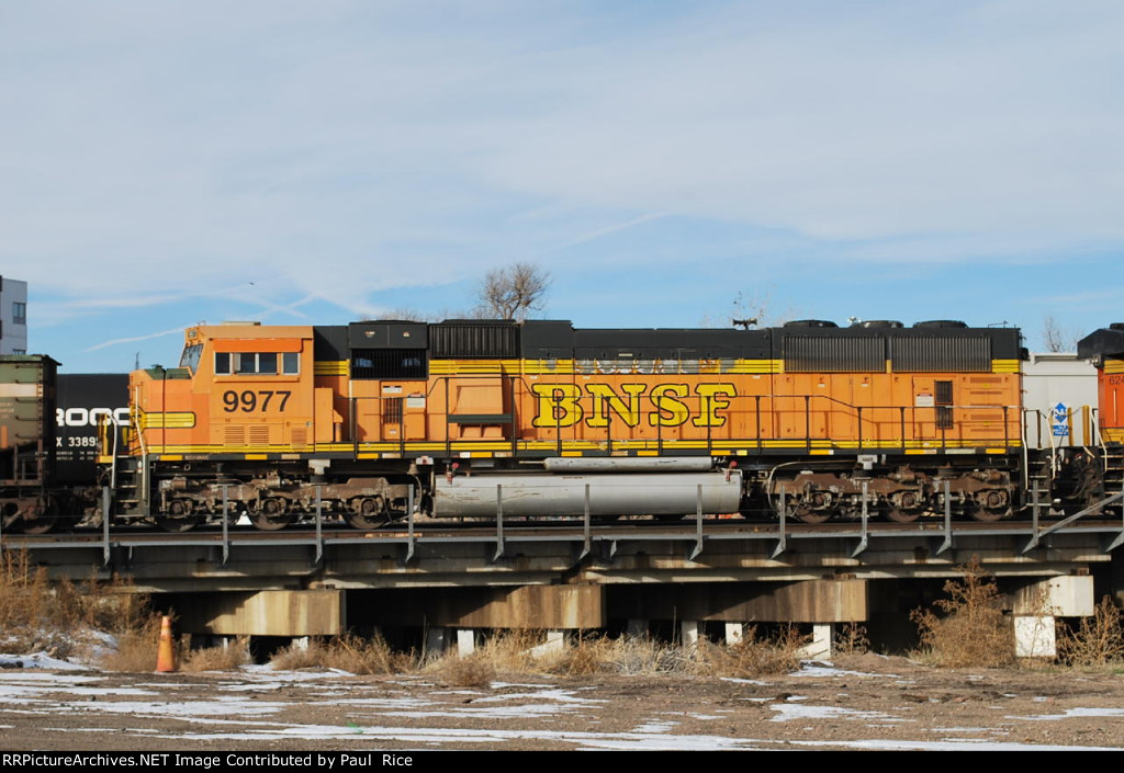 BNSF 9977